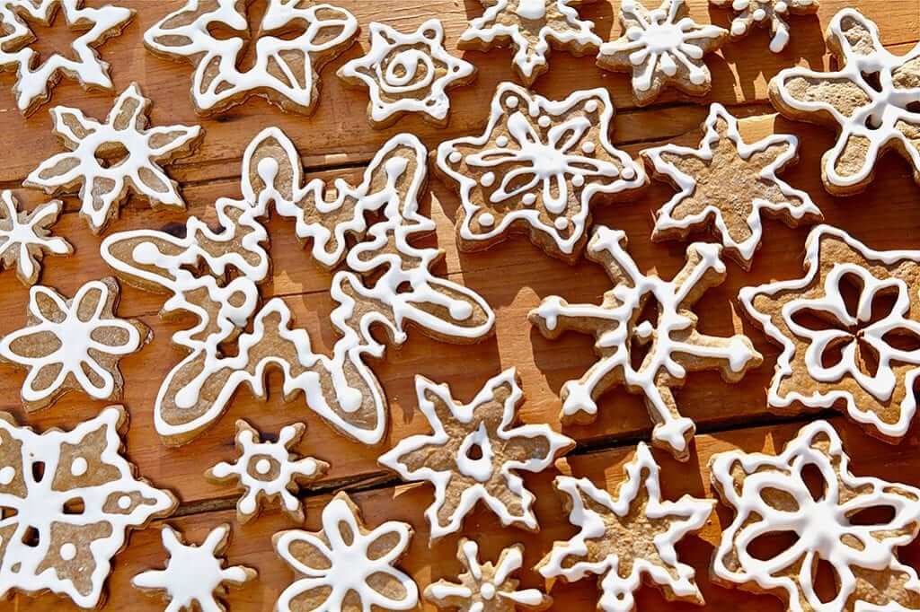 Snowflake Gingerbread Cookies - Nora Murphy Country House